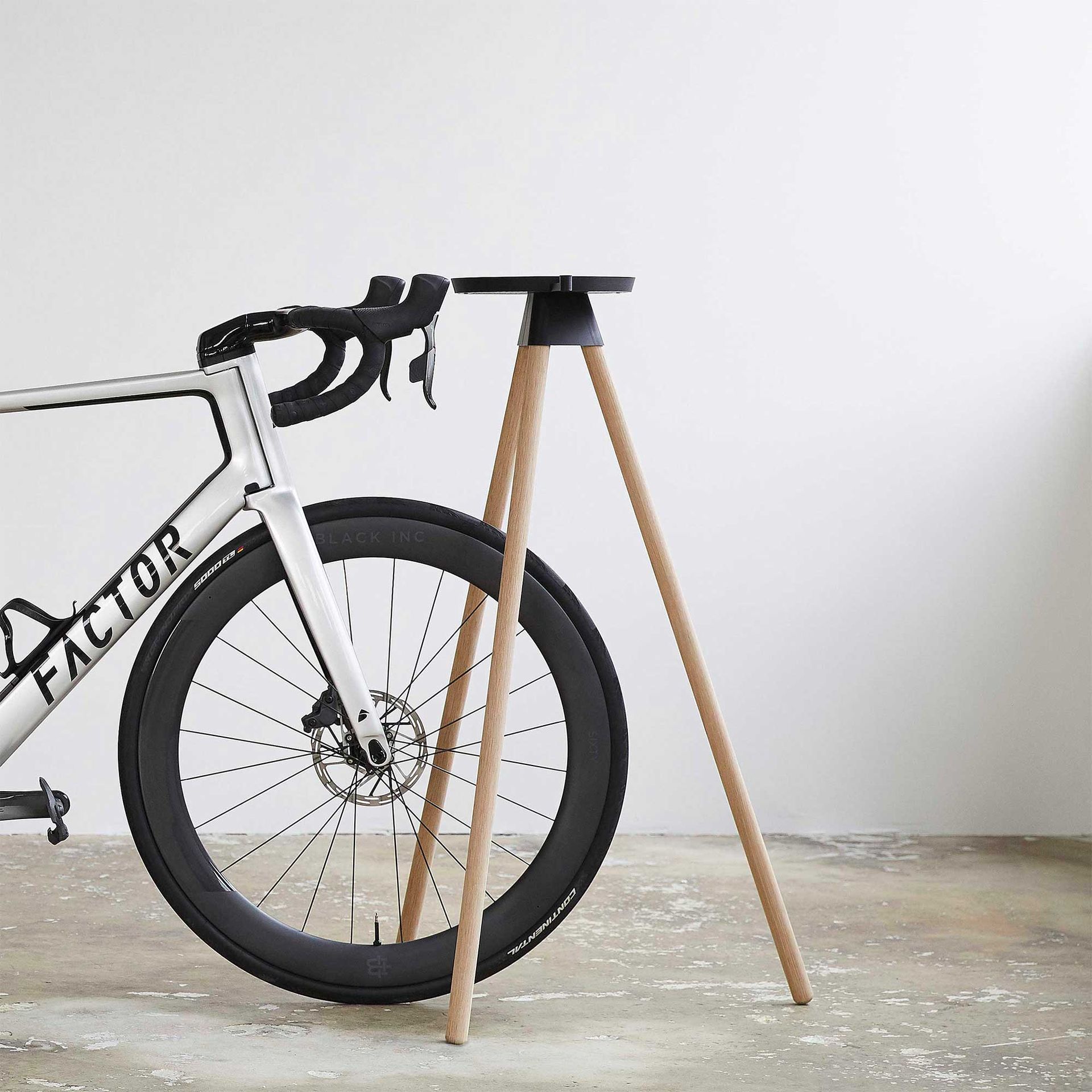 Tons Race Table Natur Eg